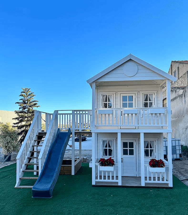 Custom Playhouses | Handcrafted Outdoor Playhouses for Kids